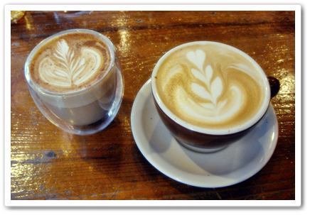 福岡を食べ歩く: manu coffee 春吉店【渡辺通】